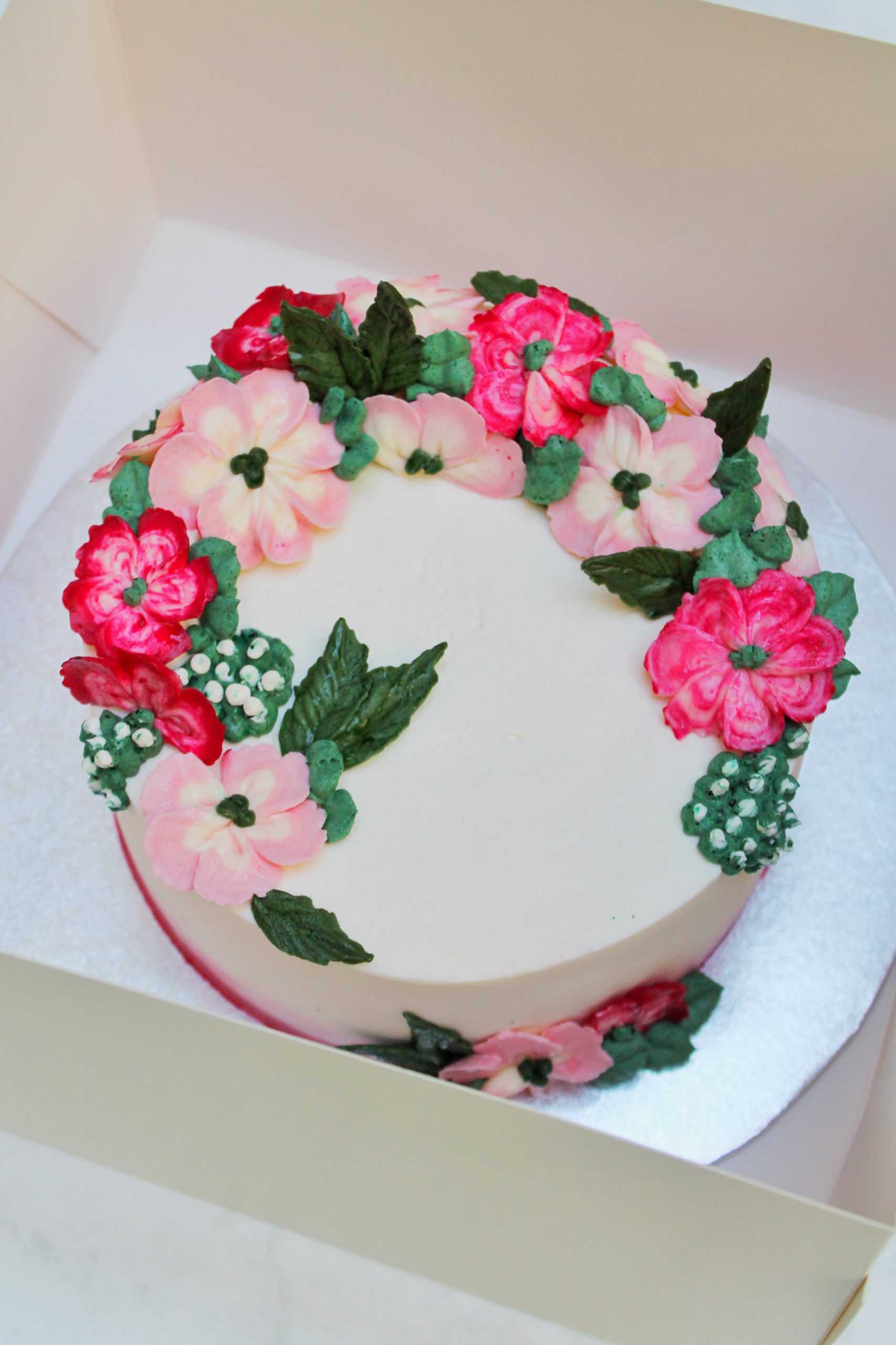Cream Cake with Buttercream Flowers – delpastry